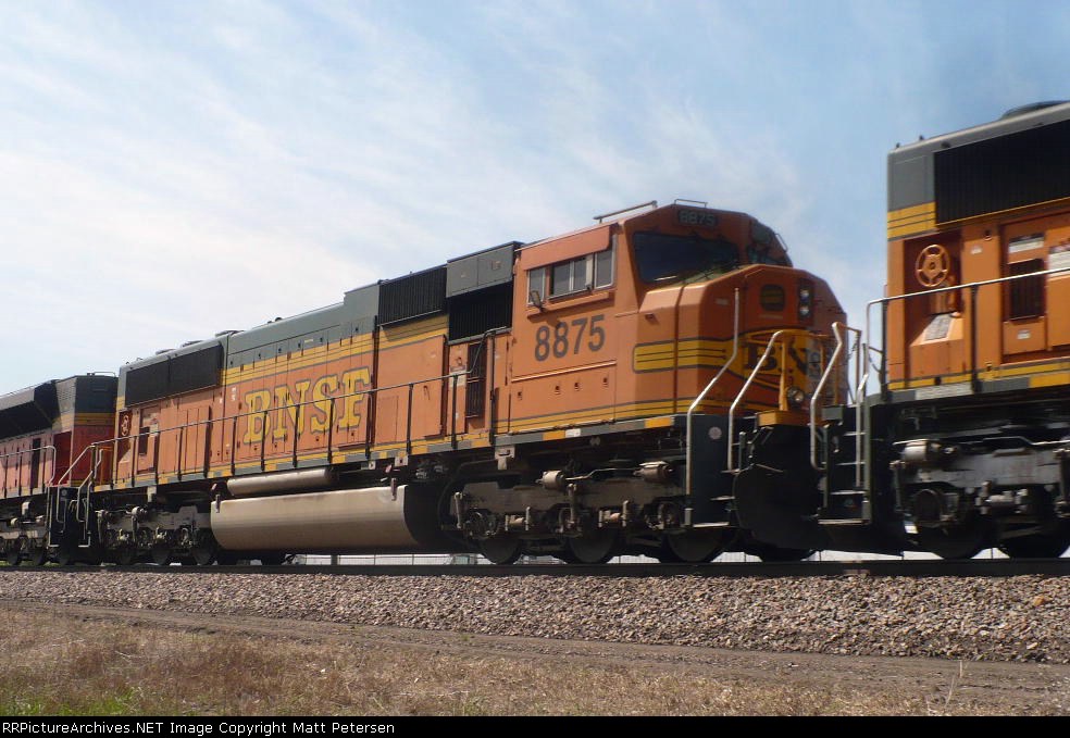 BNSF 8875